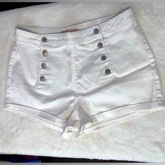No Boundaries | Shorts | No Boundaries White Button Accent Shorts ...